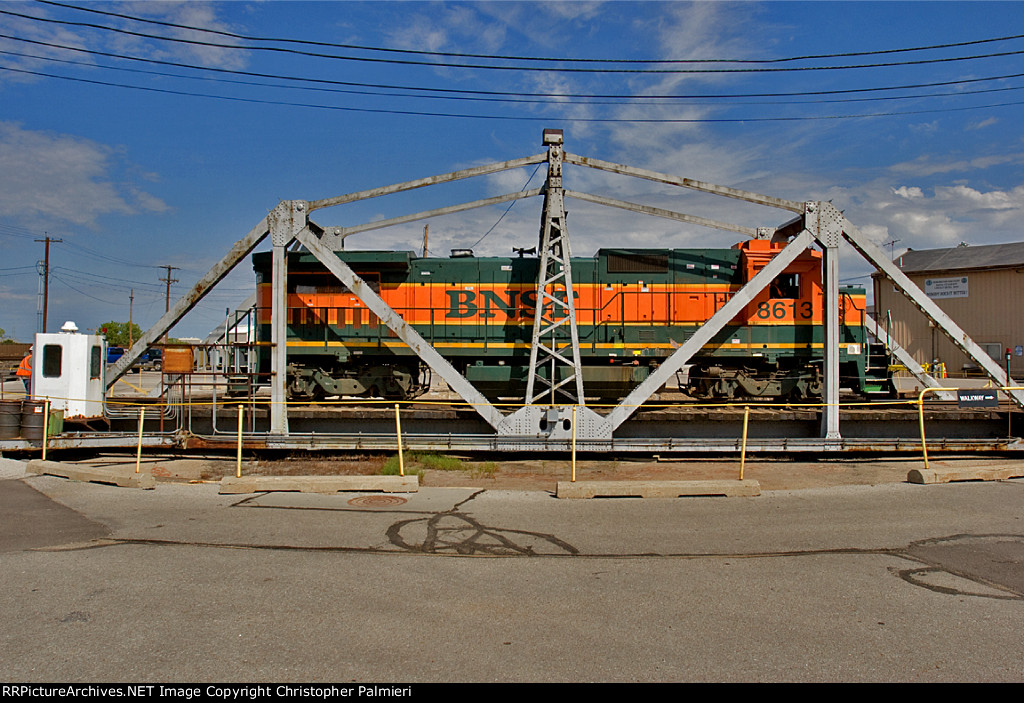 BNSF 8613